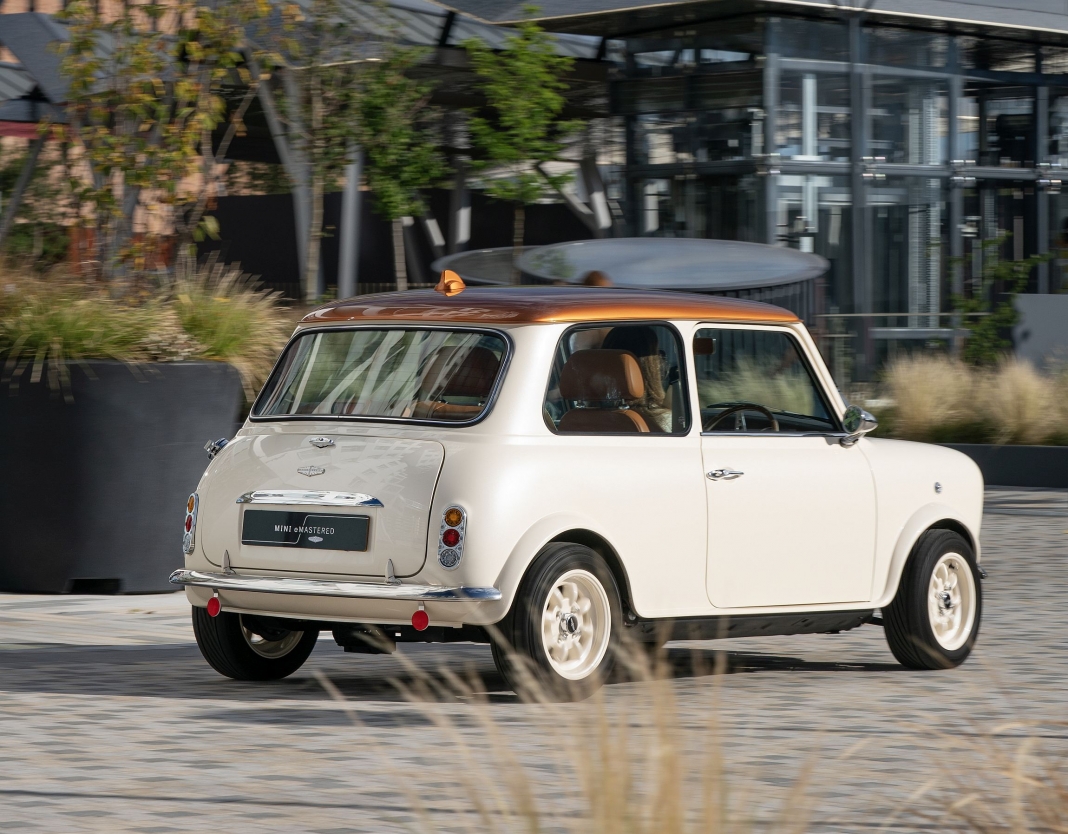 Eletrificado ao serviço da diversão: Mini clássico convertido pela ...